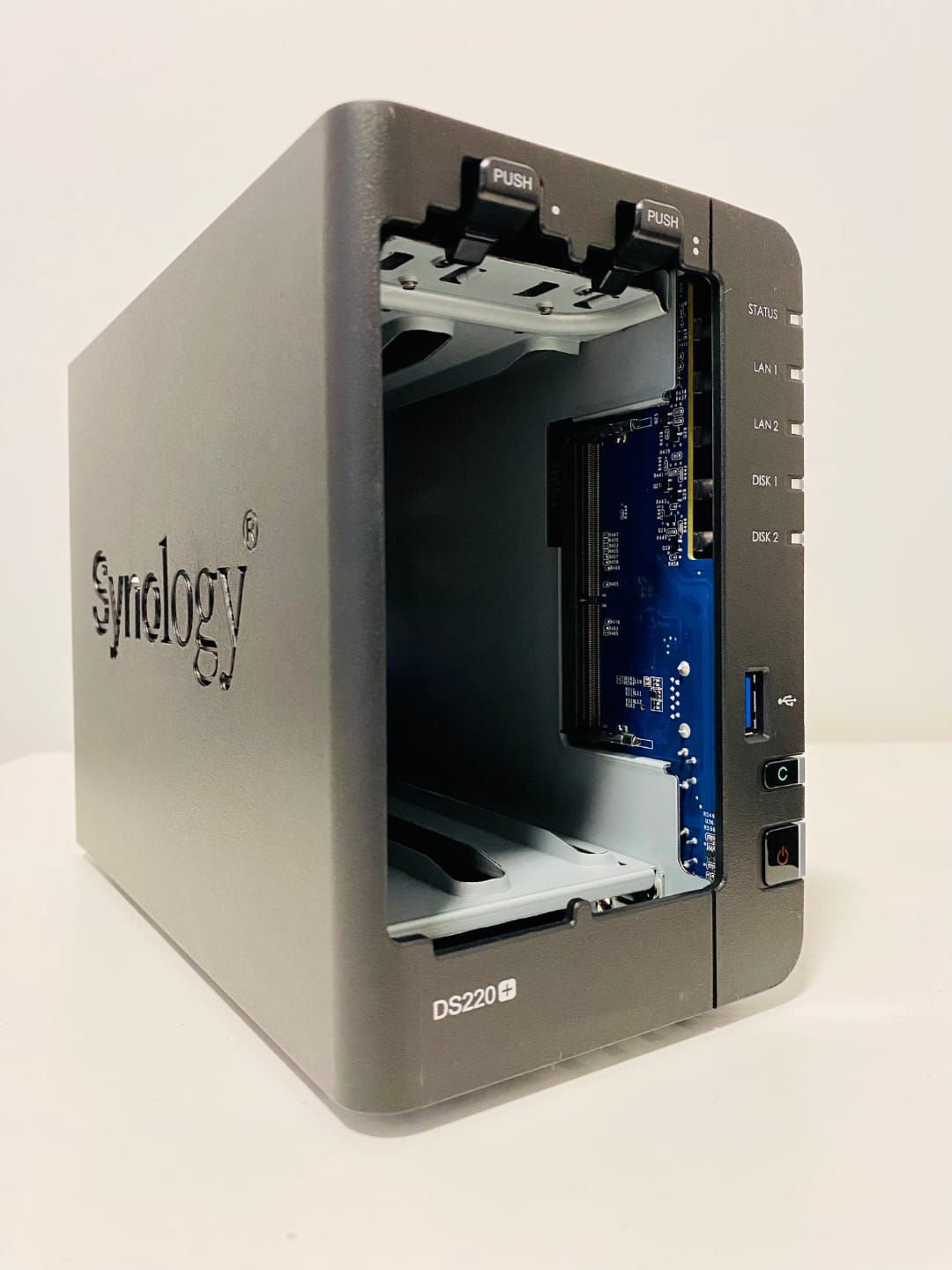 Synology DS220+ overview